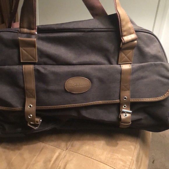 Bella Russo | Bags | Bella Russo Travel Bag With Wheels On One Side New ...
